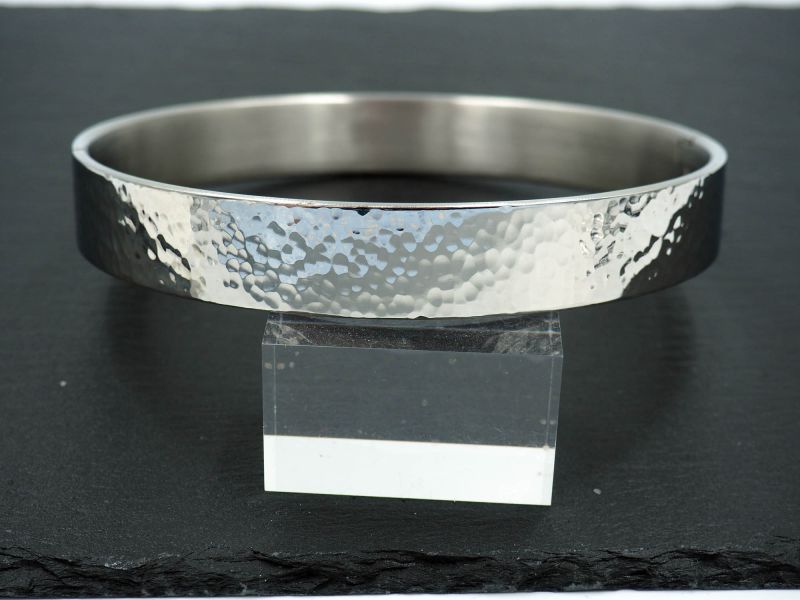 Gehämmerter Edelstahlschmuck - Zeitlose Eleganz